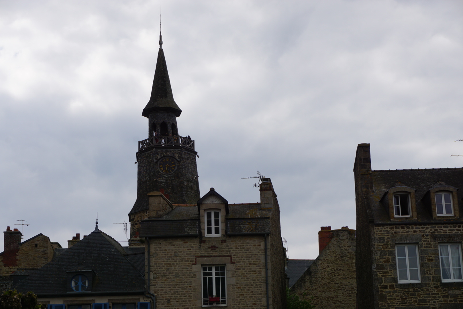 France 2022 – A tippy tower and a tour of Dinan’s churches ...