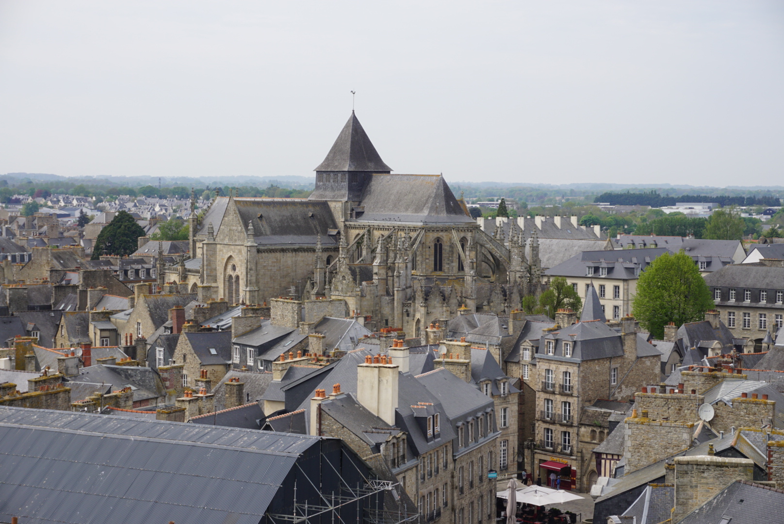 France 2022 – A tippy tower and a tour of Dinan’s churches ...